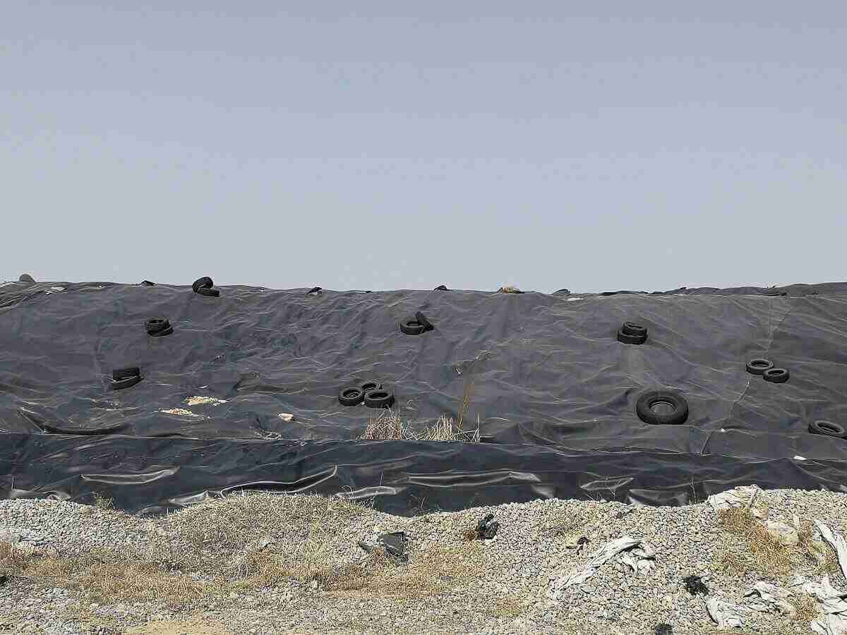 Landfill Cap With HDPE And LLDPE Geomembranes